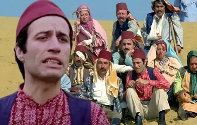 Tosun Paşa filmindeki inanılmaz ayrıntı! Kemal Sunal'ın arkasındaki ... Tosun Paşa filmindeki inanılmaz ayrıntı! Kemal Sunal'ın arkasındaki ...