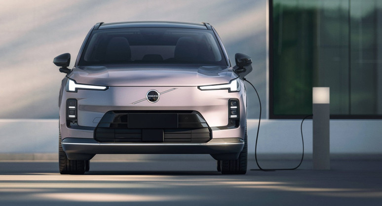 200 km elektrikli menzile sahip plug-in hibrit SUV olan yeni Volvo XC70 tanıtıldı