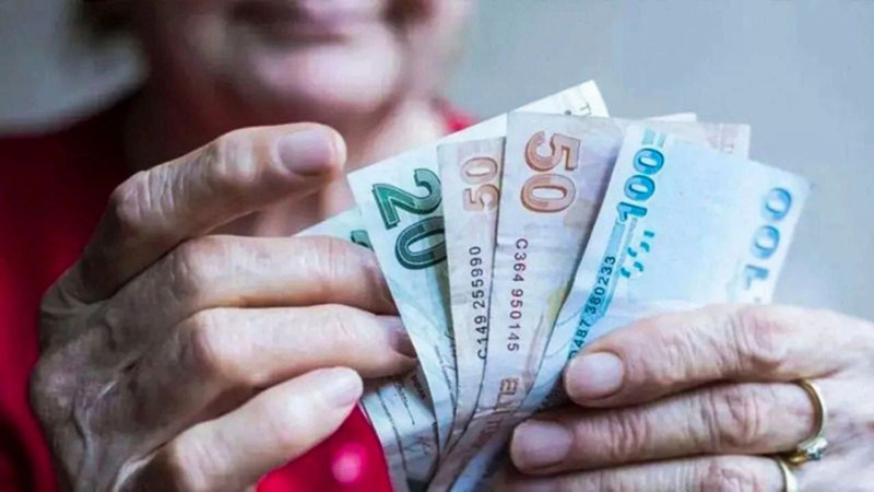 Uzman isim rakam verdi! Emekli ve memur maaşlarında beklenti değişti